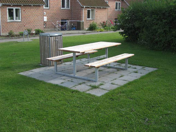 Table&Bench II | Europe Playgrounds